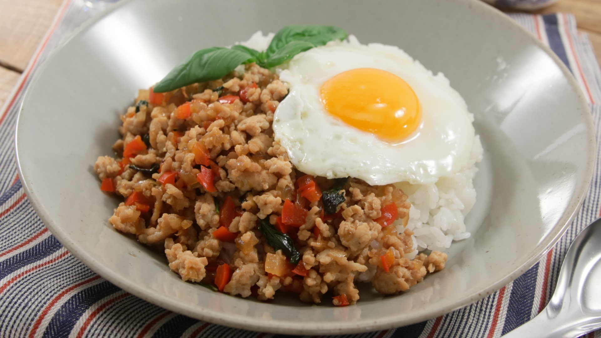 タイの定番料理！ガパオライス - おすすめレシピ | ダイエー食の情報